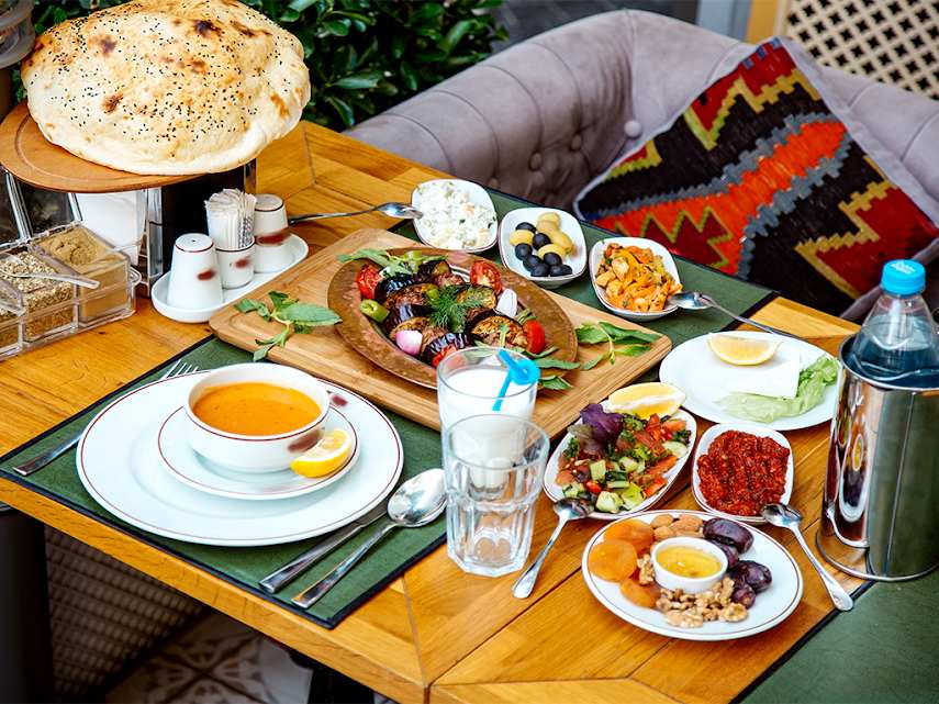 Dubai's Culinary Marathon: A 14-Hour All-Day Sunday Brunch