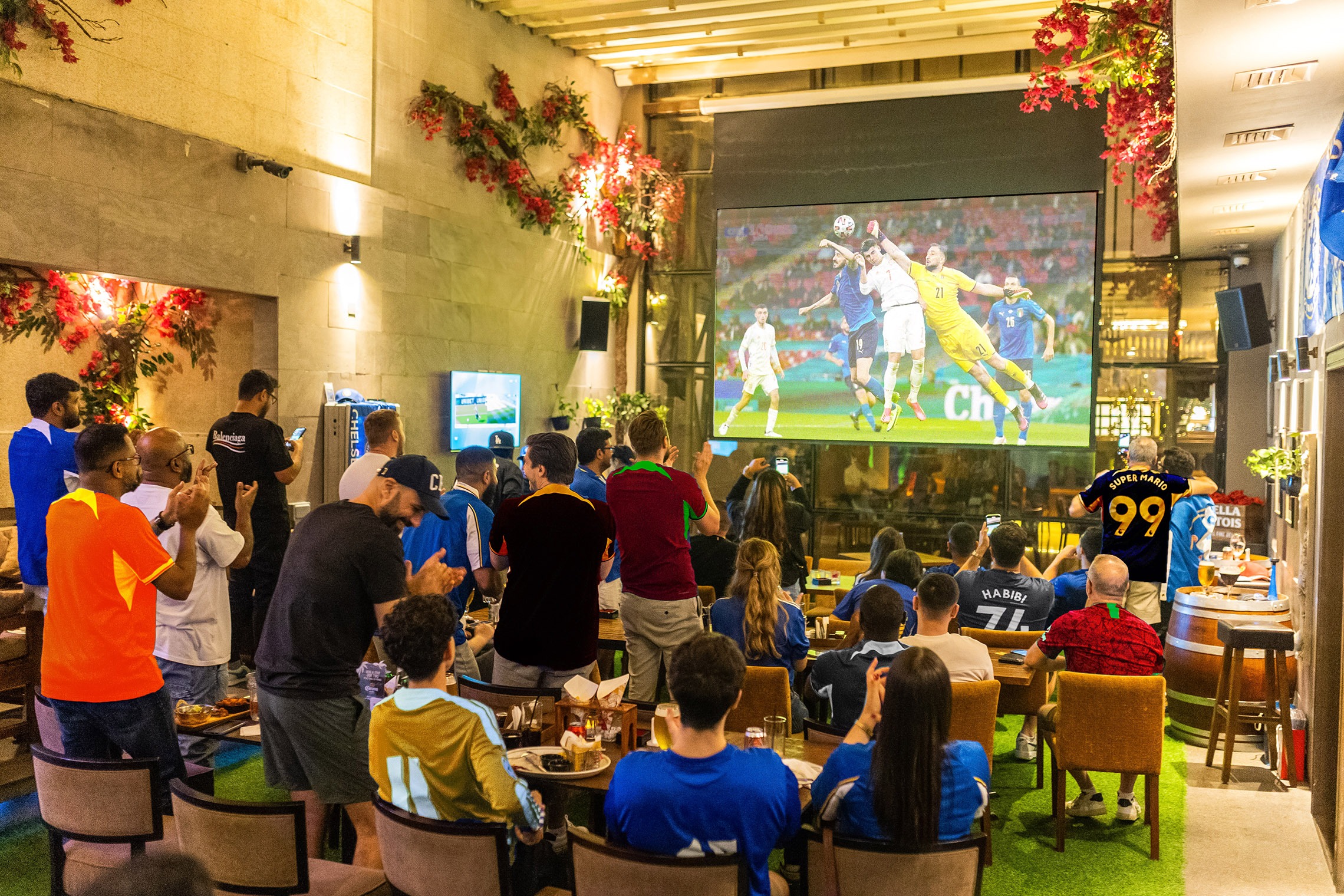 Best Brunch in Dubai | Sports Bar | Belgian Beer Cafe