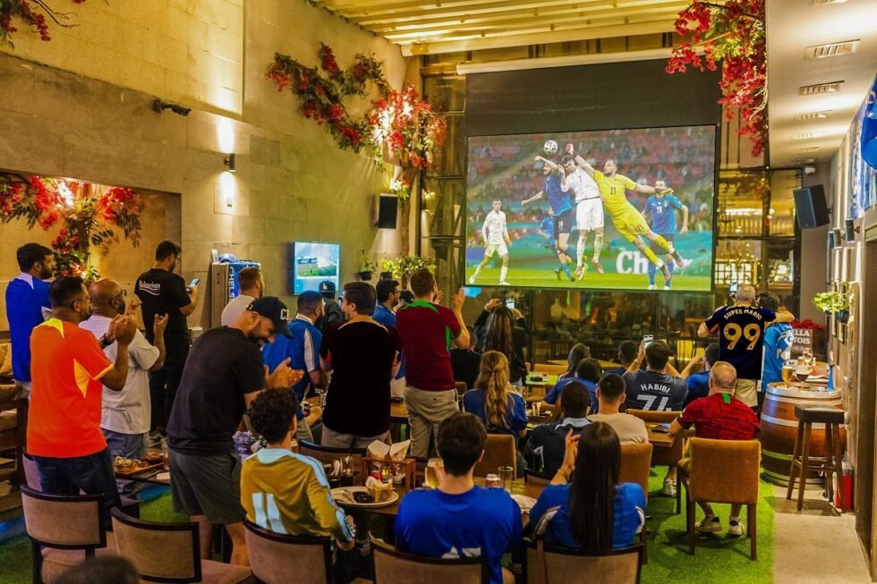 Best Brunch in Dubai | Sports Bar | Belgian Beer Cafe